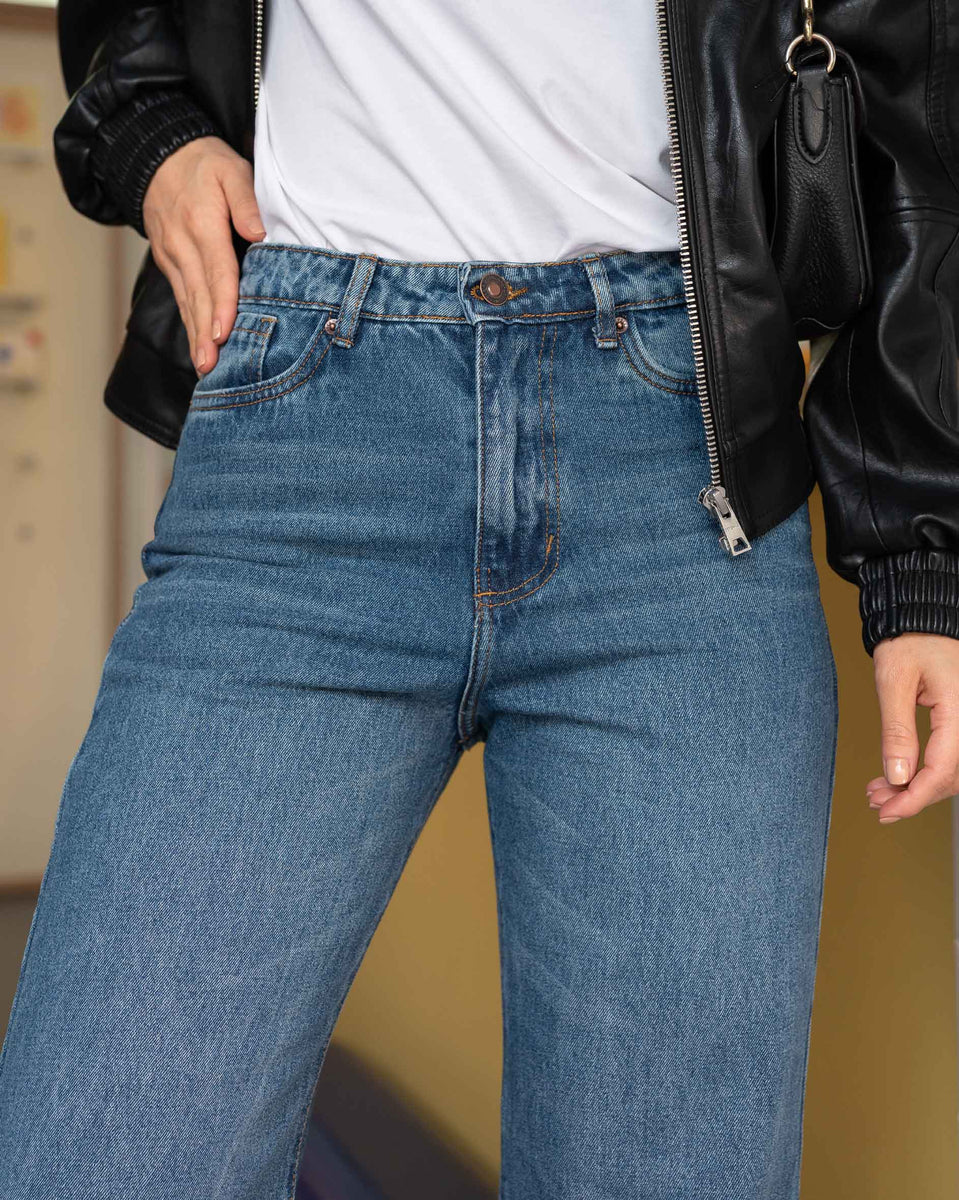 JEAN MOM FLARE RIGIDO TIRO ALTO 4261 – FELLA | Tienda Online